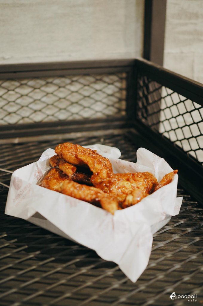พาไปลอง "4 Fingers Crispy Chicken" สาขาแรกในไทย | PaaPaii.com