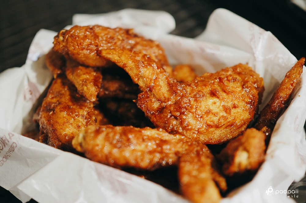 พาไปลอง "4 Fingers Crispy Chicken" สาขาแรกในไทย | PaaPaii.com