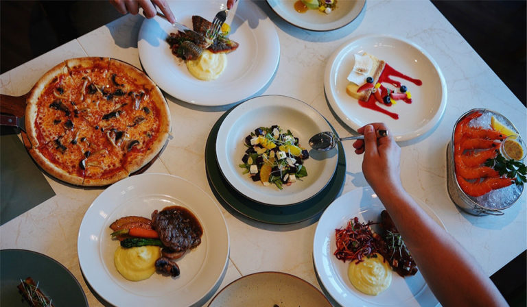 รีวิวบุฟเฟ่ต์นานาชาติที่ "The Vantage Point" ร้านอาหารบรรยากาศดี วิว ...