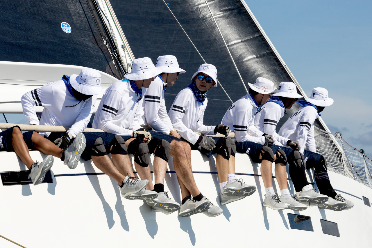 ทีมเรือไทย "Pine Pacific รุ่นพรีเมียร์" คว้าที่ 1 ของตารางในวันแรก | PaaPaii.com